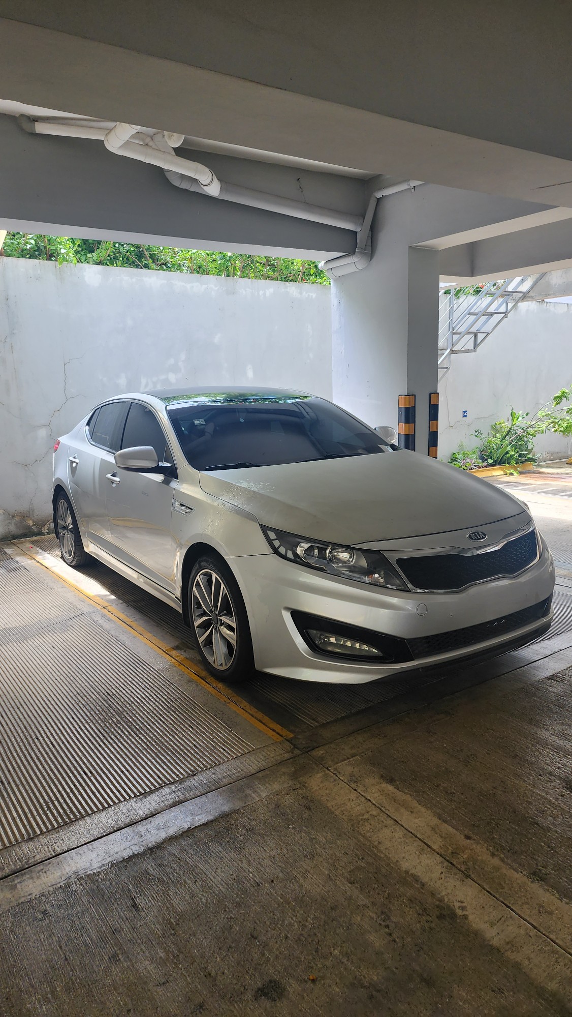 Corotos | Kia K5 2011, Gris