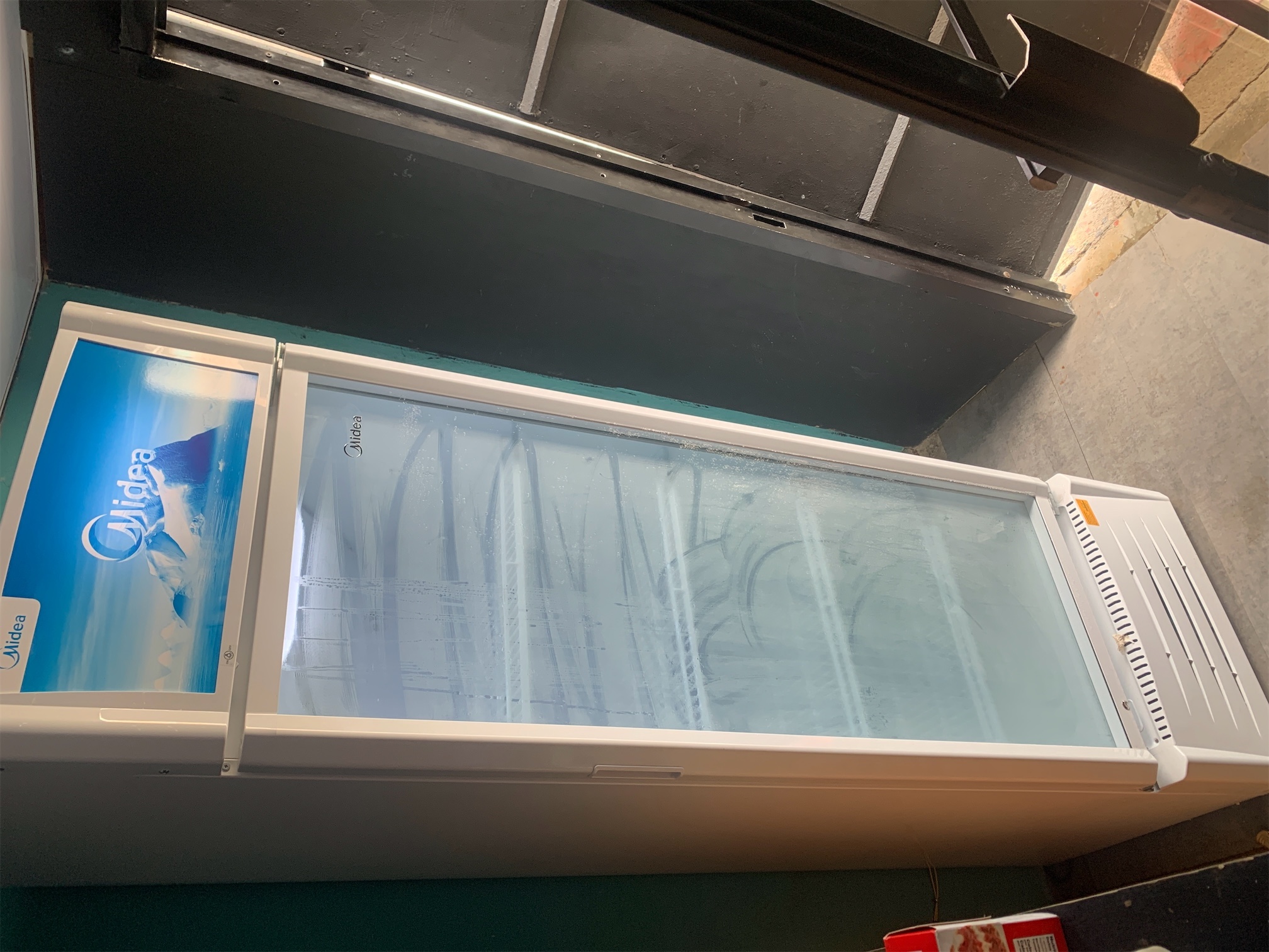 Corotos | Exhibidor nevera 11 pie cúbico, 2 meses de uso