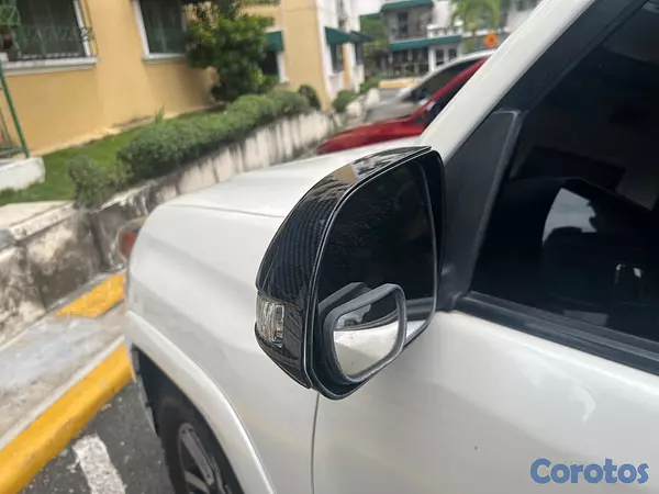 Corotos | Bumper completo con pantallas y Fog Light 2012 y