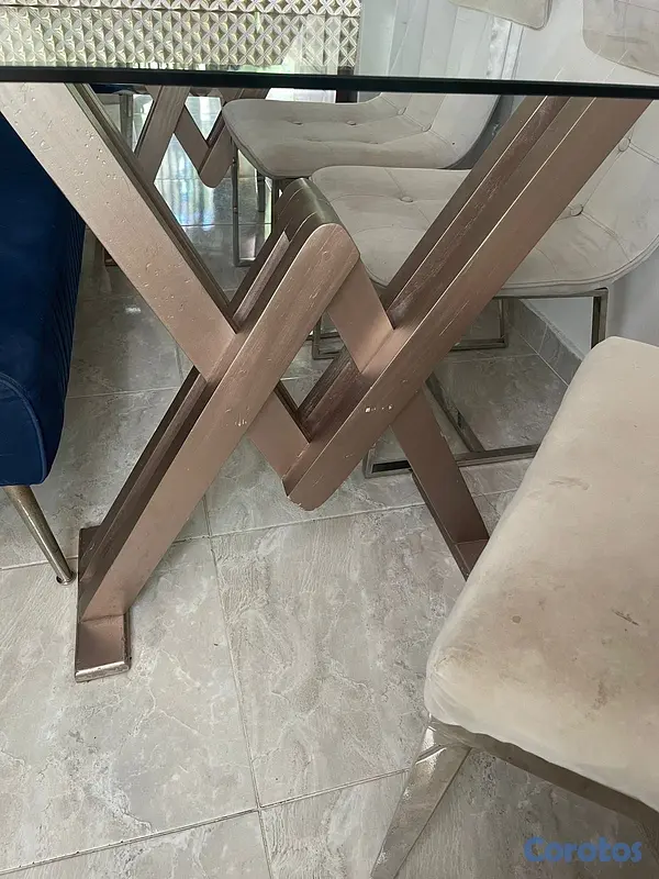 Corotos | ¡Hermoso y Elegante Juego de Comedor Moderno con Tope de Cristal!