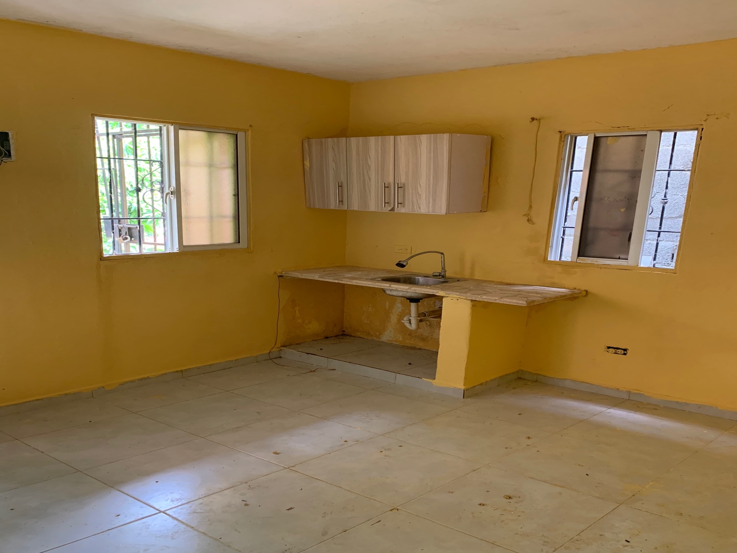 Corotos | Casa de alquiler de dos habitaciónes en herrera santo domingos oeste