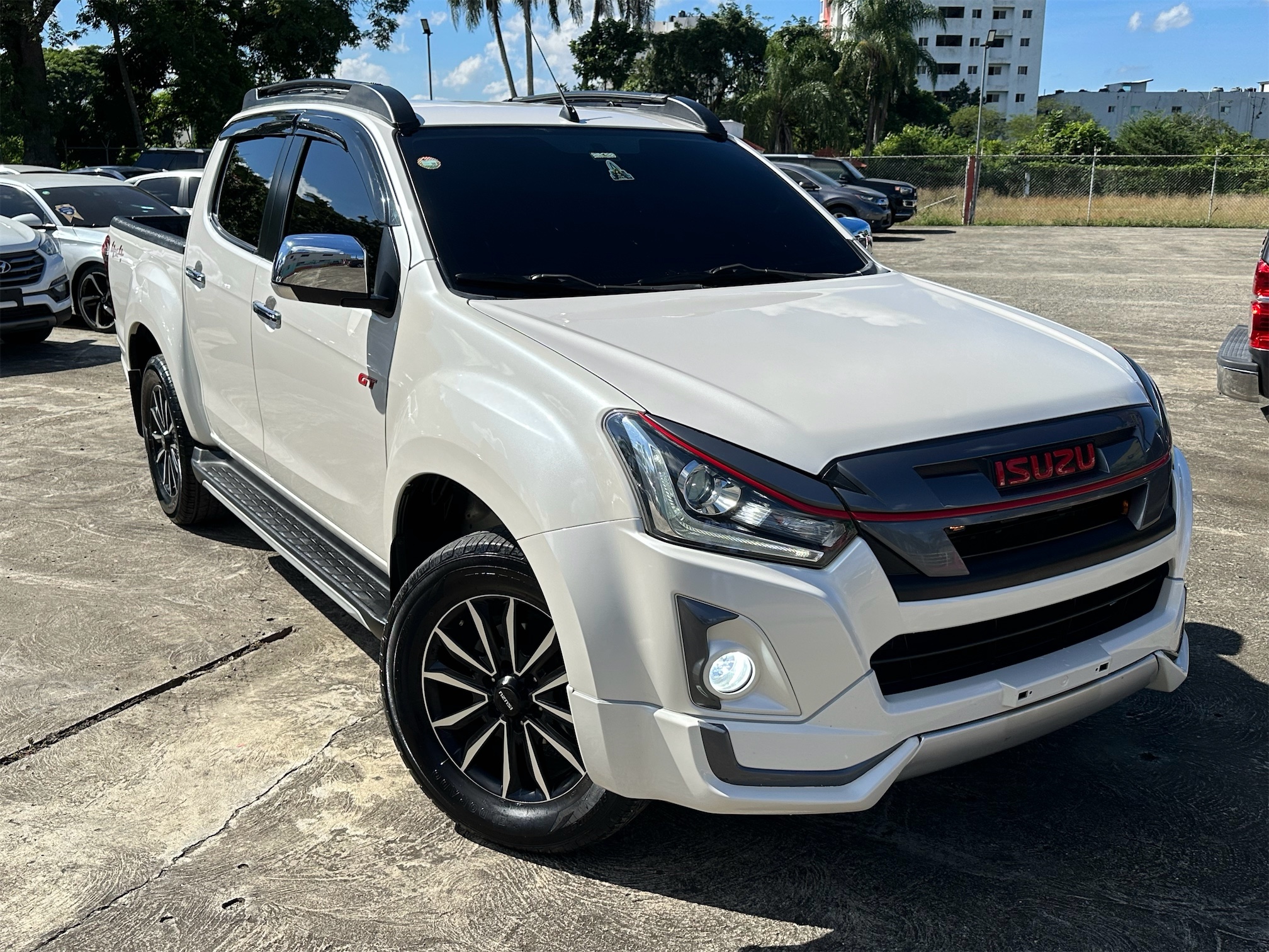 Corotos | 2021 ISUZU DMAX GT EDITION