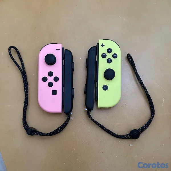 Corotos | Joy-Con Nintendo Switch Pastel Rosa y Amarillo Ori