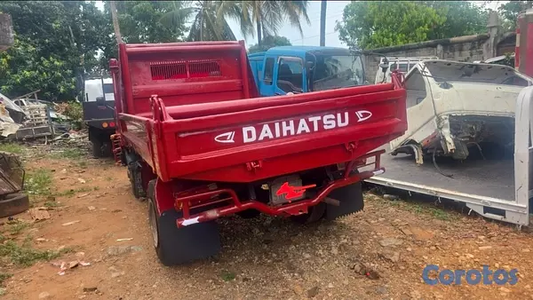Corotos | Daihatsu Delta 1999 Volteo