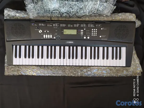 Corotos | PIANO YAMAHA EZ-220 SENSIBLE !!EXCELENTE ESTADO!!