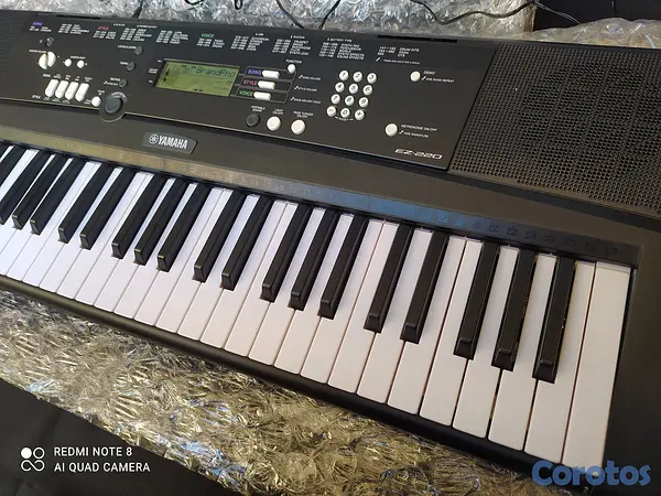 Corotos | PIANO YAMAHA EZ-220 SENSIBLE !!EXCELENTE ESTADO!!